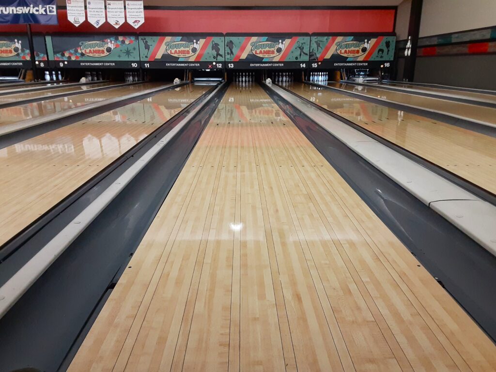 Decades Later, Tower Lanes Still Rolling on 6th Ave